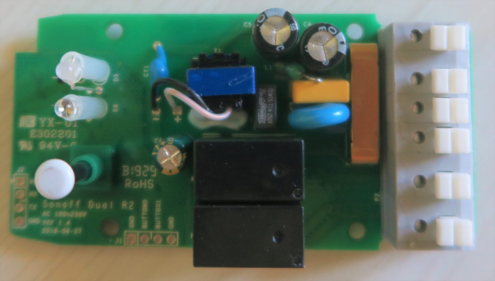 Sonoff Dual R2: istruzioni complete con schema elettrico