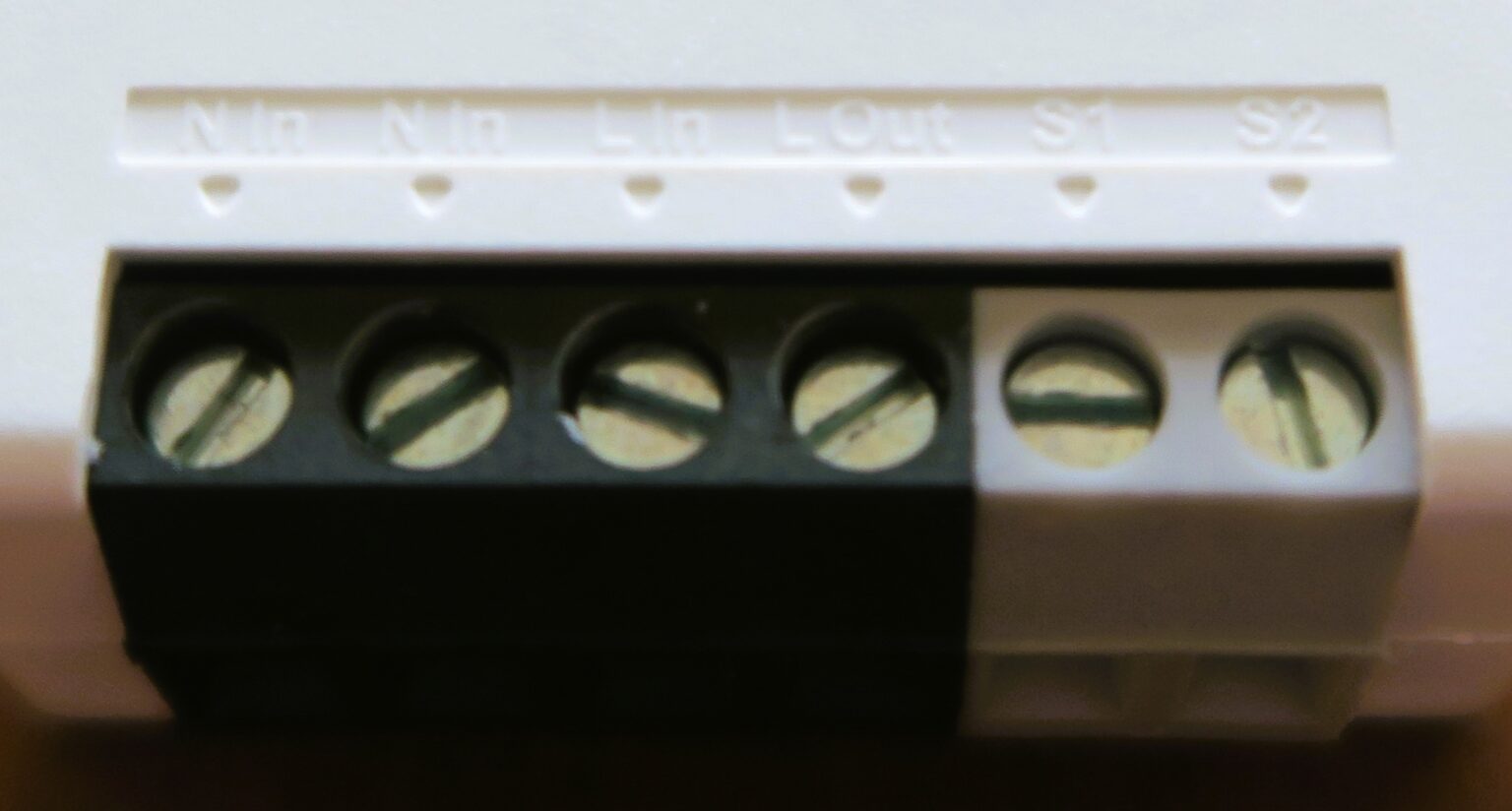 Sonoff Mini R2: guida e schema interruttore, deviatore, relè e pulsante