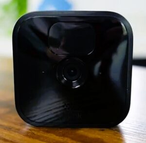 Blink Outdoor vs EZVIZ vs Arlo vs Reolink: telecamera da esterno a batteria